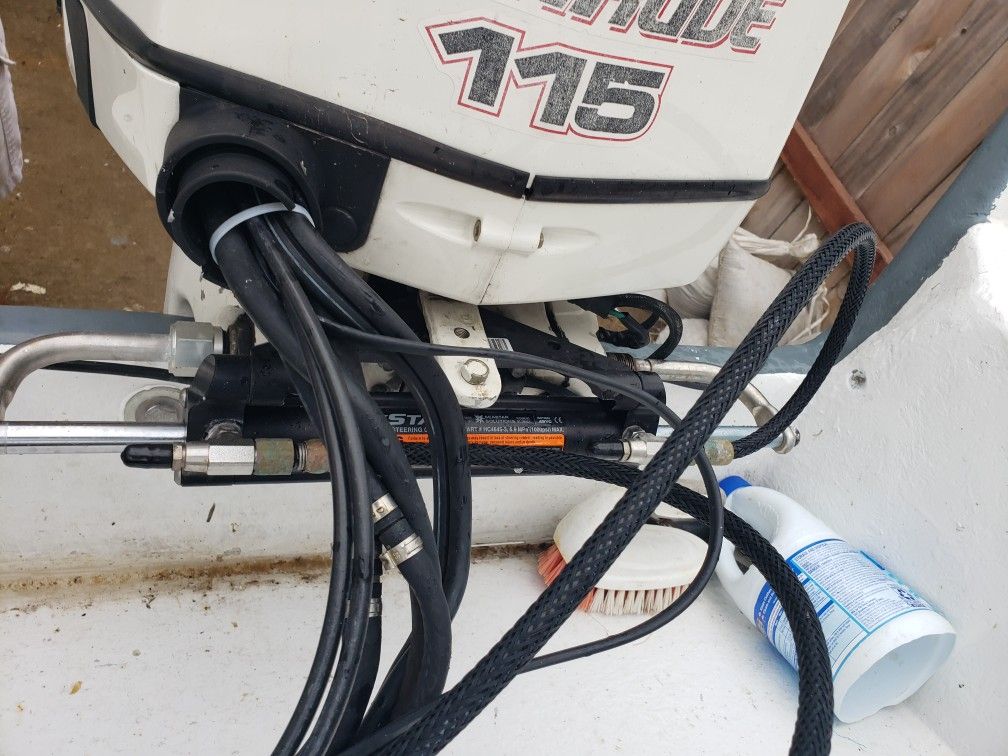 2007 Evinrude E-Tec 115 $1600 for Sale in Imperial Beach, CA - OfferUp