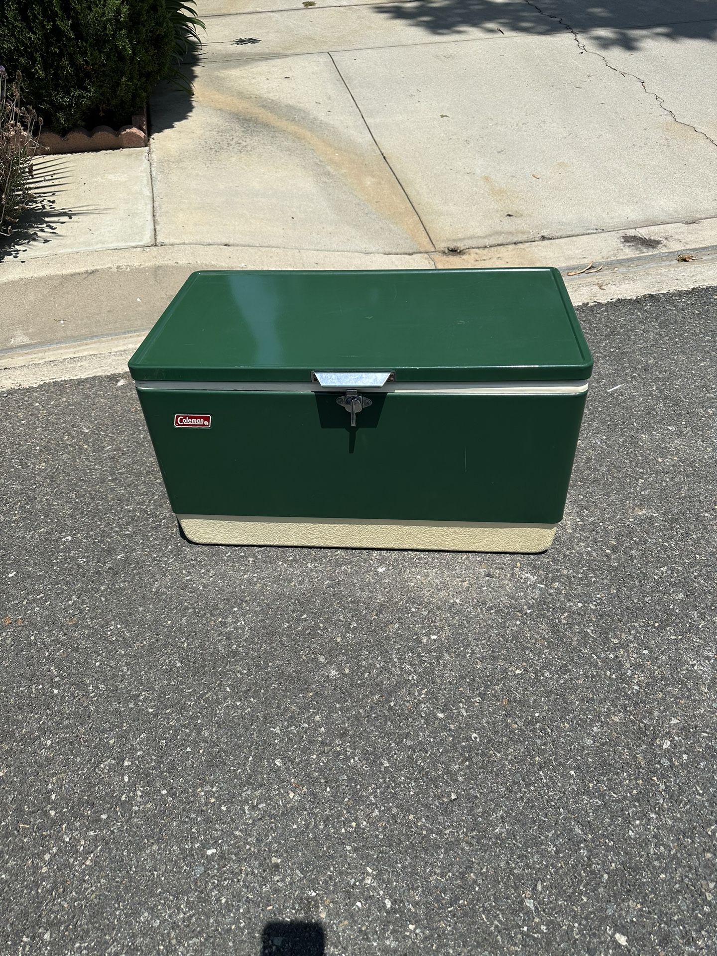 Vintage Coleman Green Ice Chest Cooler for Sale in Oceanside, CA - OfferUp