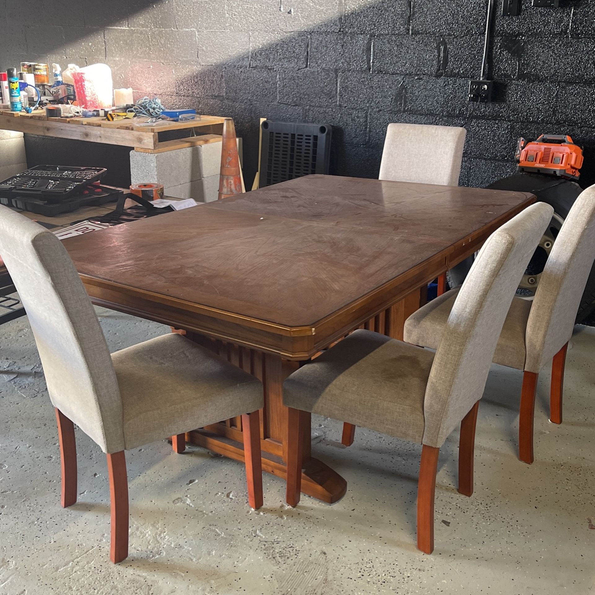 Free Dining Table for Sale in Miami Gardens, FL - OfferUp