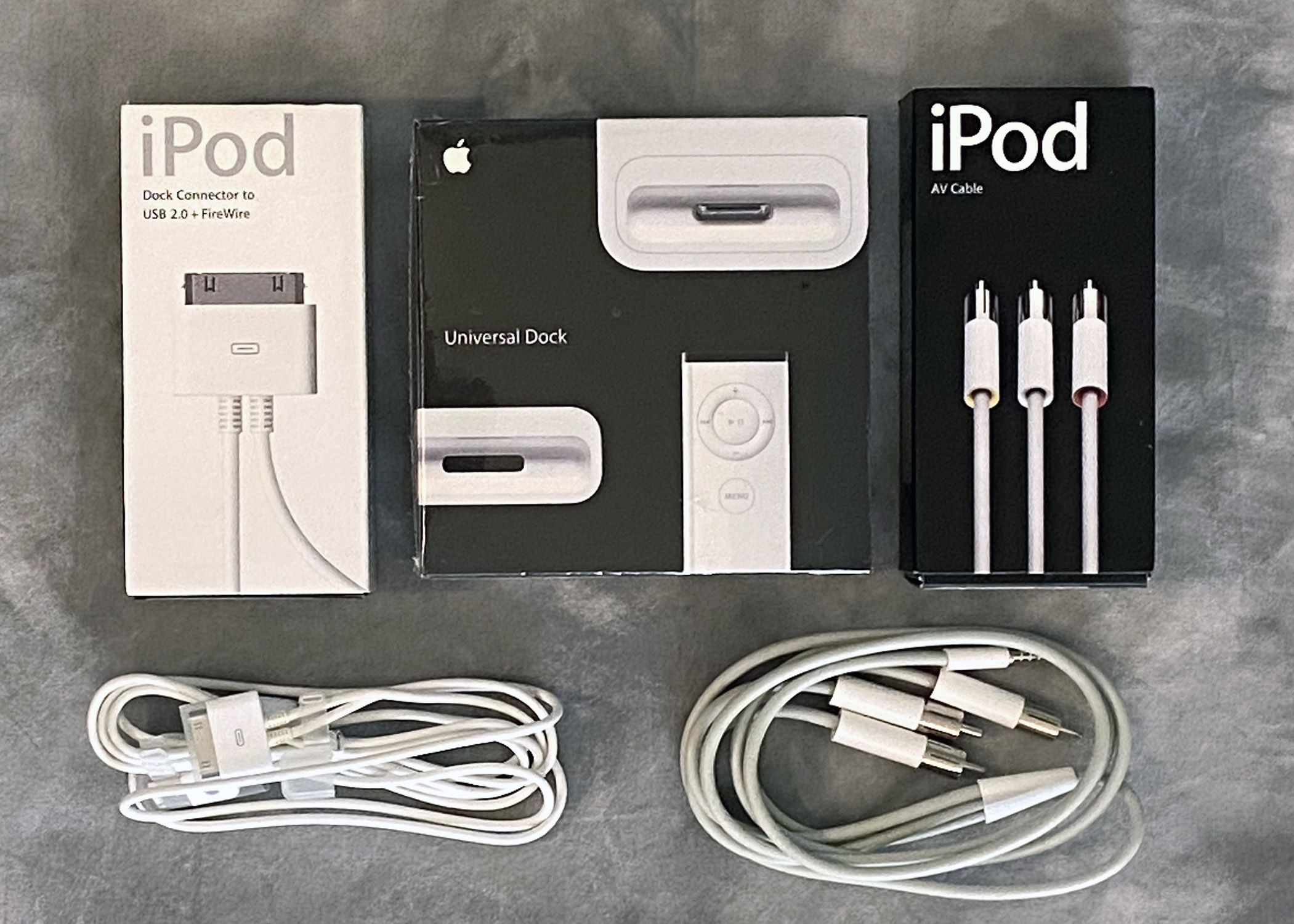 Apple iPod Universal Dock (new), iPod AV Cable & iPod Dock Connector to ...