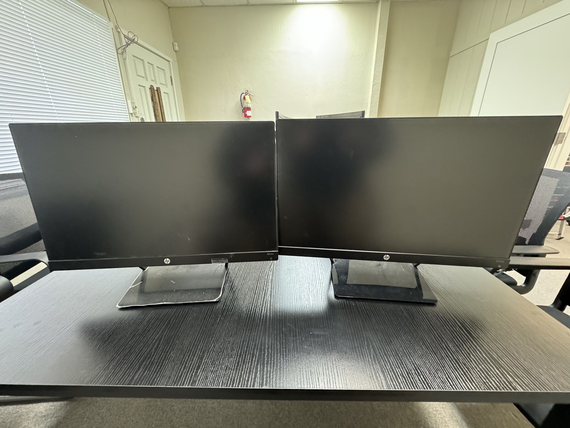 (2) HP 22CWA monitors for Sale in Tehachapi, CA - OfferUp