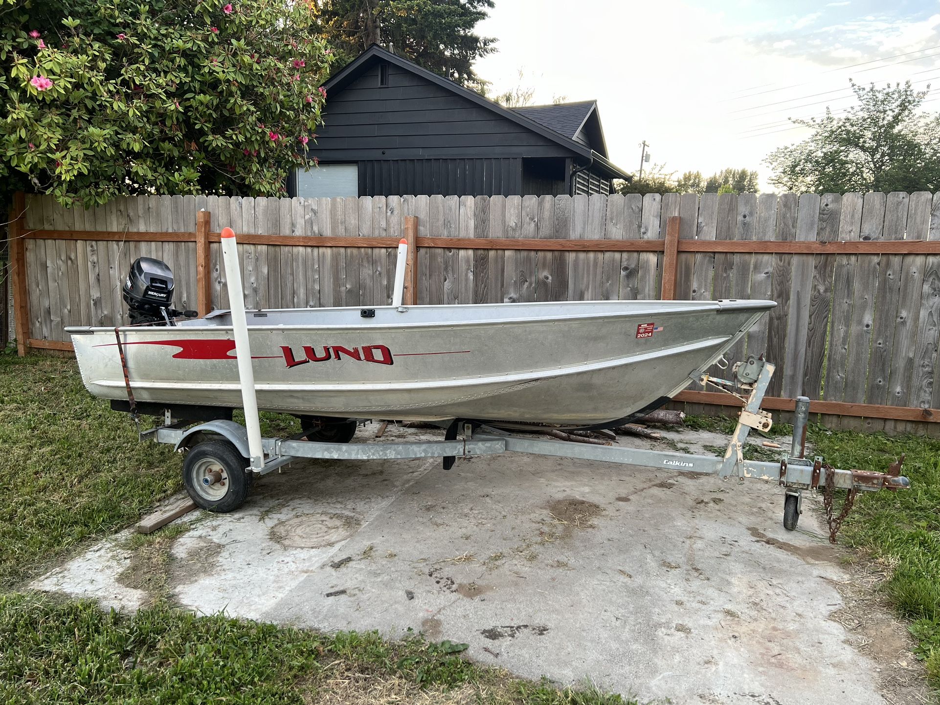 12 ft Lund with 8 HP Mercury 2-stroke for Sale in Snohomish, WA - OfferUp