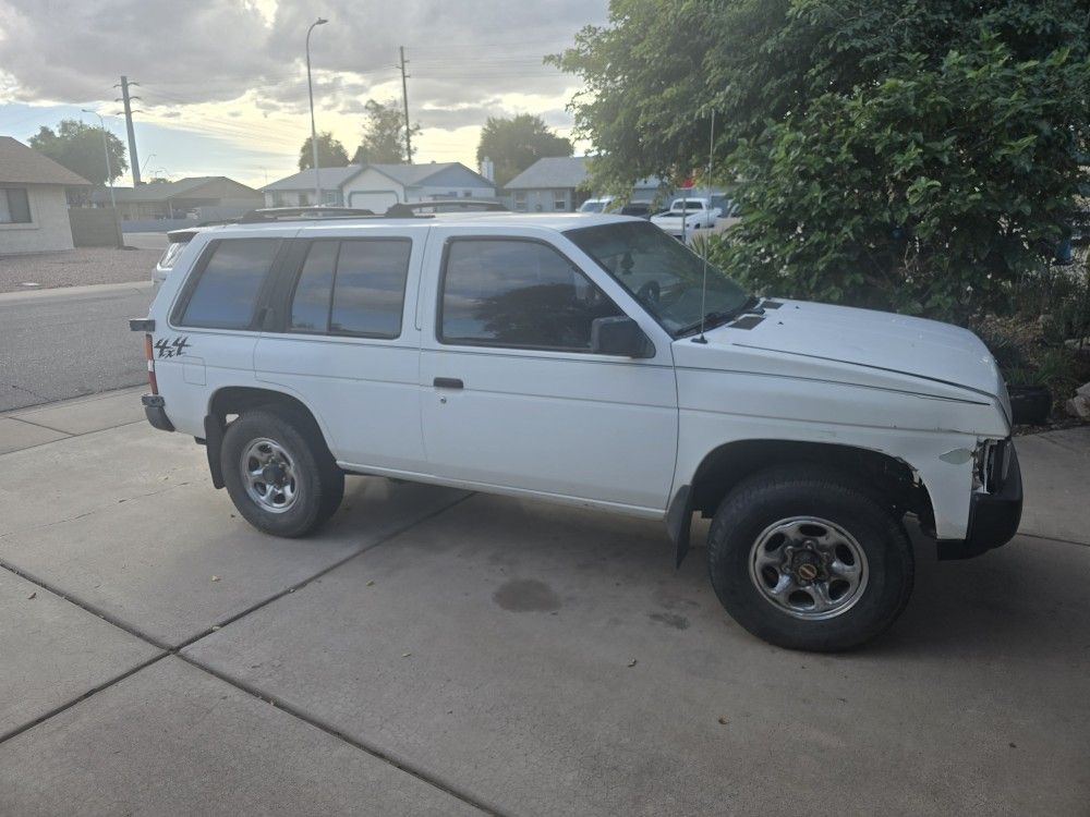 1995 Nissan Pathfinder for Sale in Chandler, AZ - OfferUp
