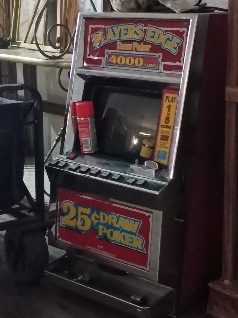 IGT 25¢ DRAW POKER MACHINE/GLASS for Sale in Las Vegas, NV - OfferUp