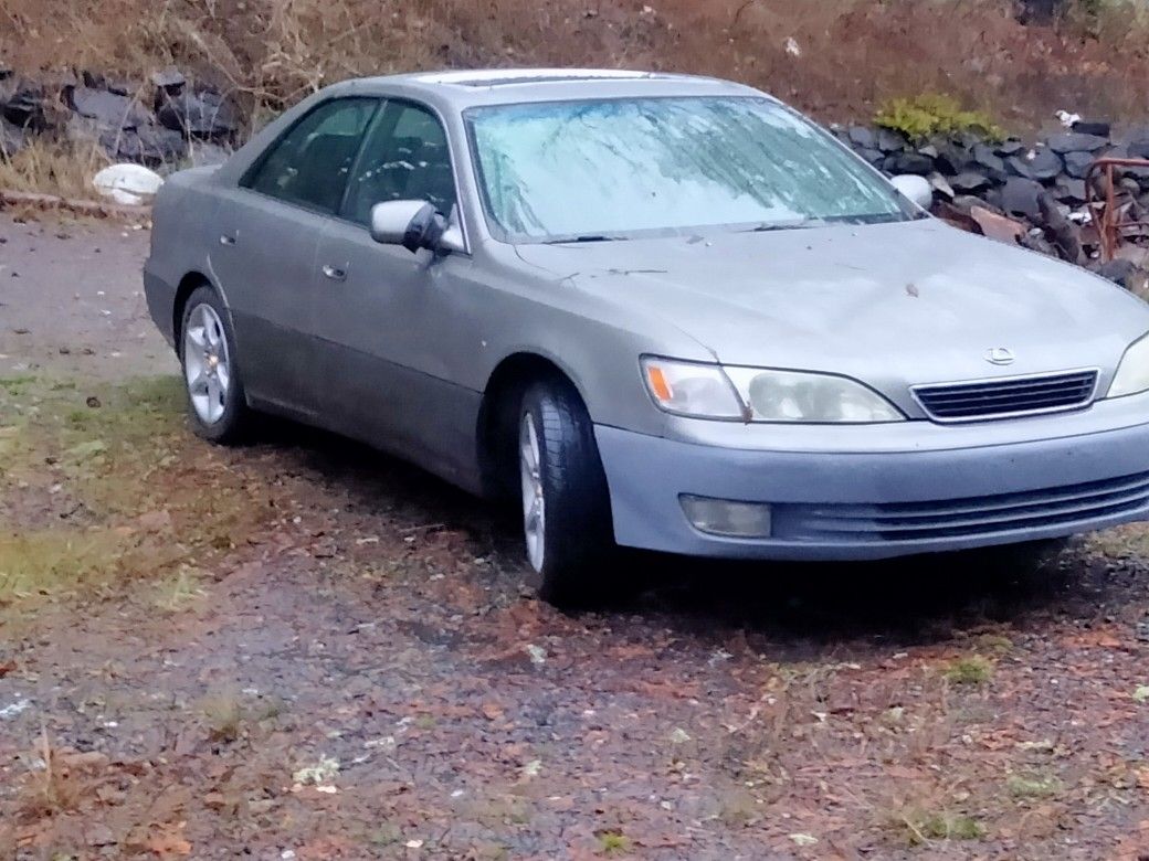 1998 Lexus ES 300 for Sale in Eatonville, WA - OfferUp
