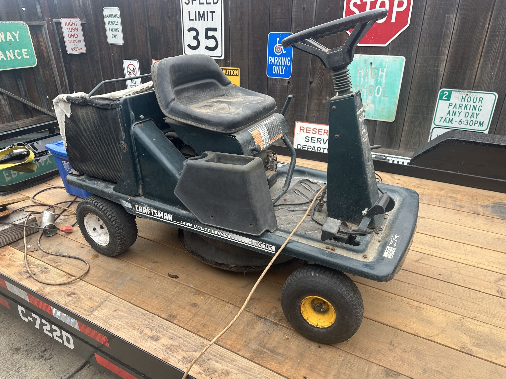 Riding Lawnmower Craftsman Luv for Sale in Modesto, CA - OfferUp