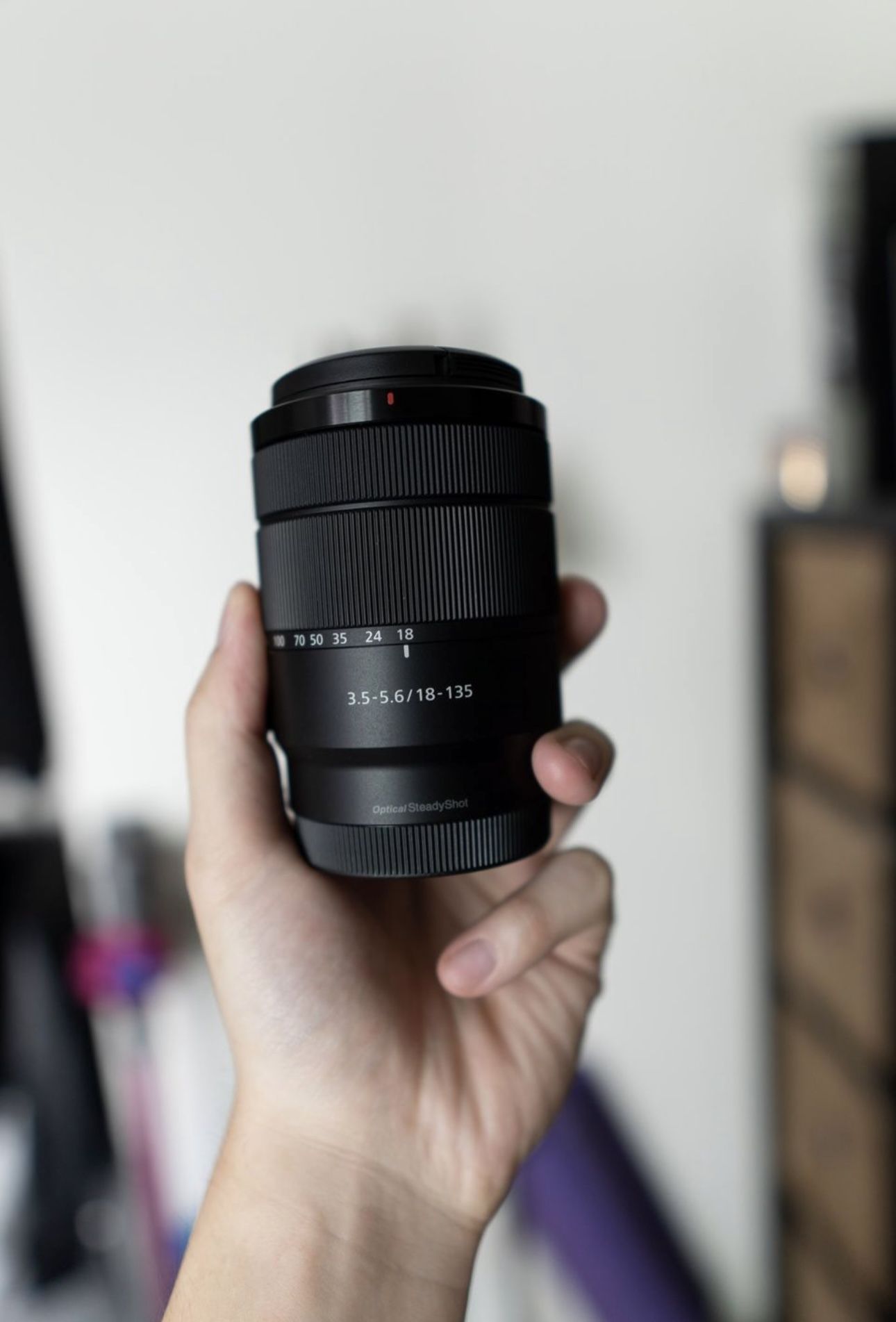 Sony 18-135mm Zoom Lens (e Mount) for Sale in Los Angeles, CA - OfferUp