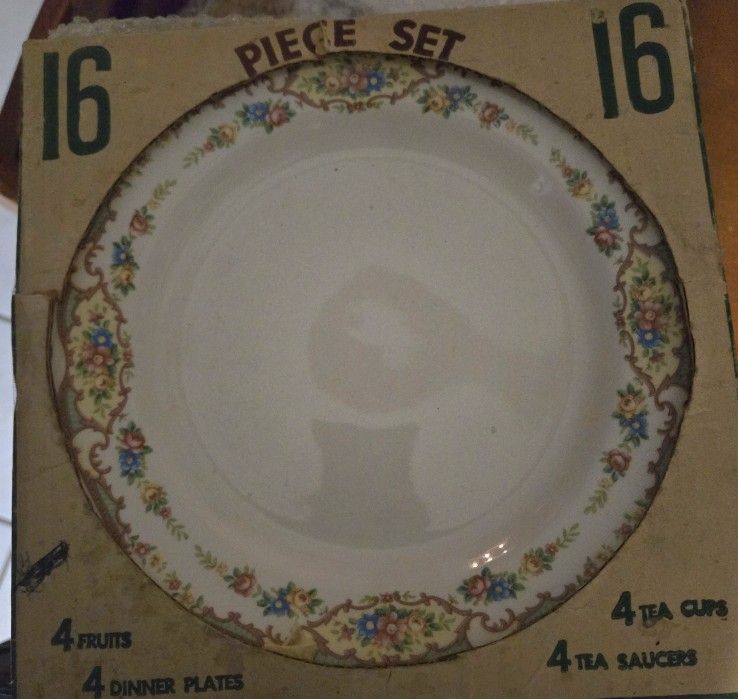 16 Piece China Set Mount Clemens Pottery teacups in the 'Mildred ...