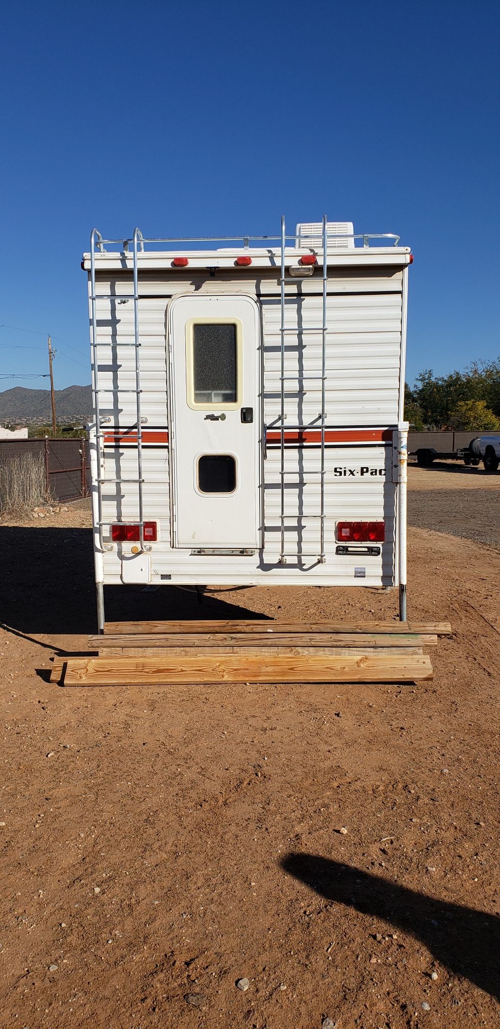 2005 six pac cab over camper for Sale in Phoenix, AZ - OfferUp