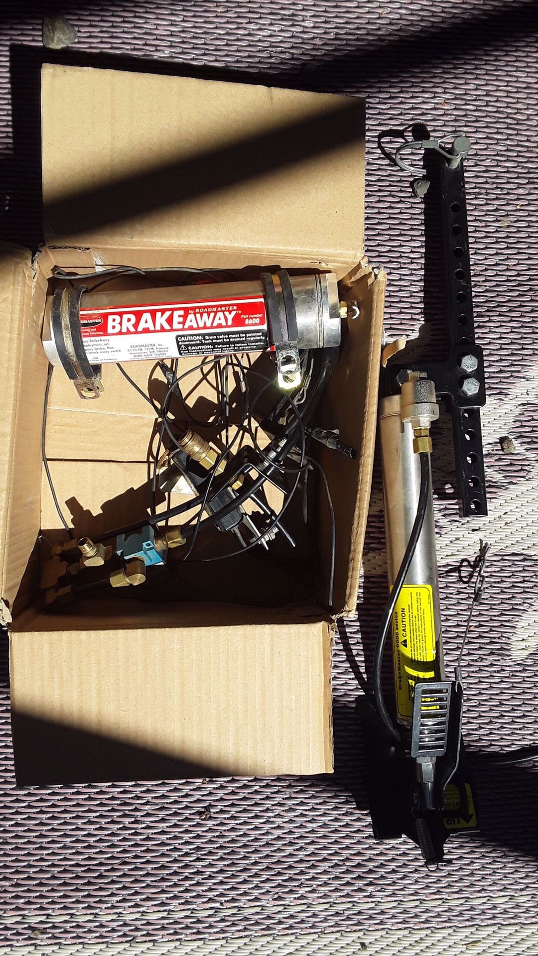 Tow vehicle brake - Roadmaster 9000 braking system for TOW vehicle for ...