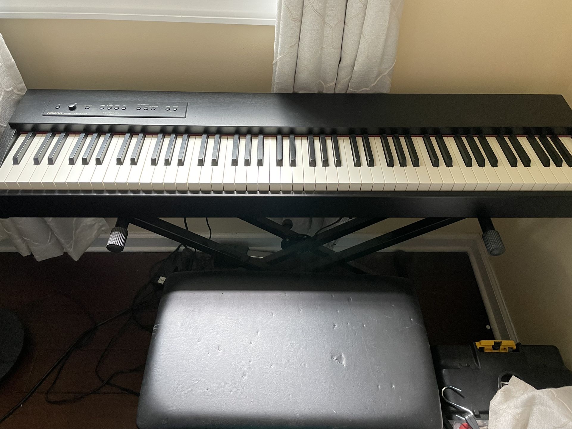 Roland Digital Piano F 20