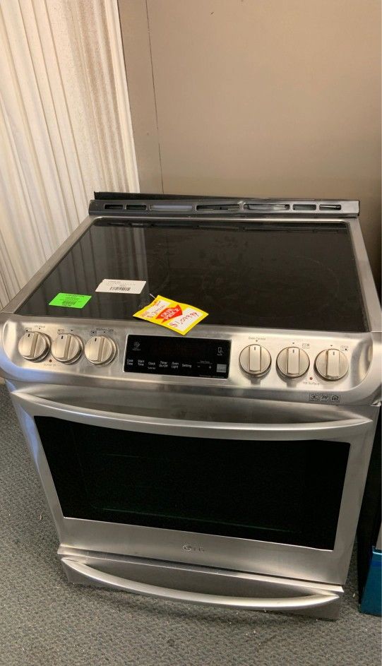 NEW LG STOVE ONE YEAR MANUFACTURER WARRANTY Liquidation sale today ️ O6 ...