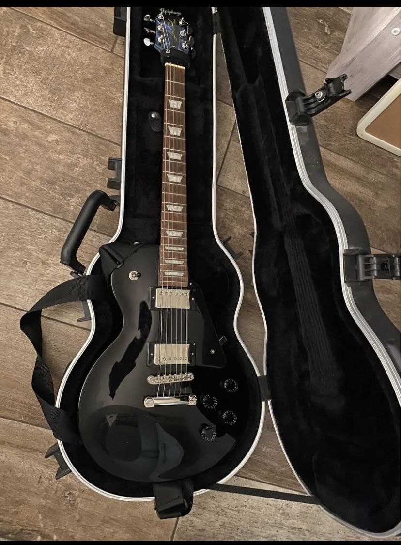 Epiphone Les Paul Studio + Fitted Hard Case for Sale in Phoenix, AZ ...