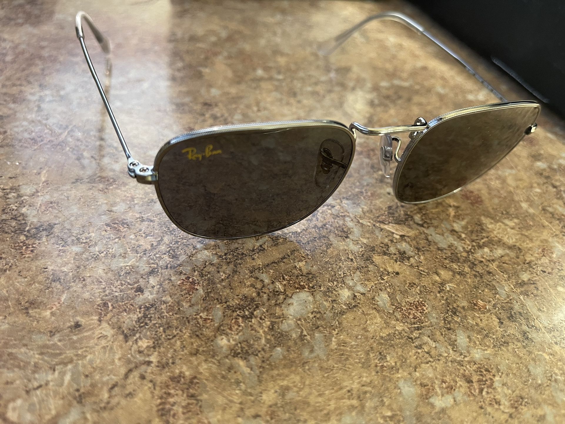Ray Ban Sun Glasses for Sale in Phoenix, AZ - OfferUp