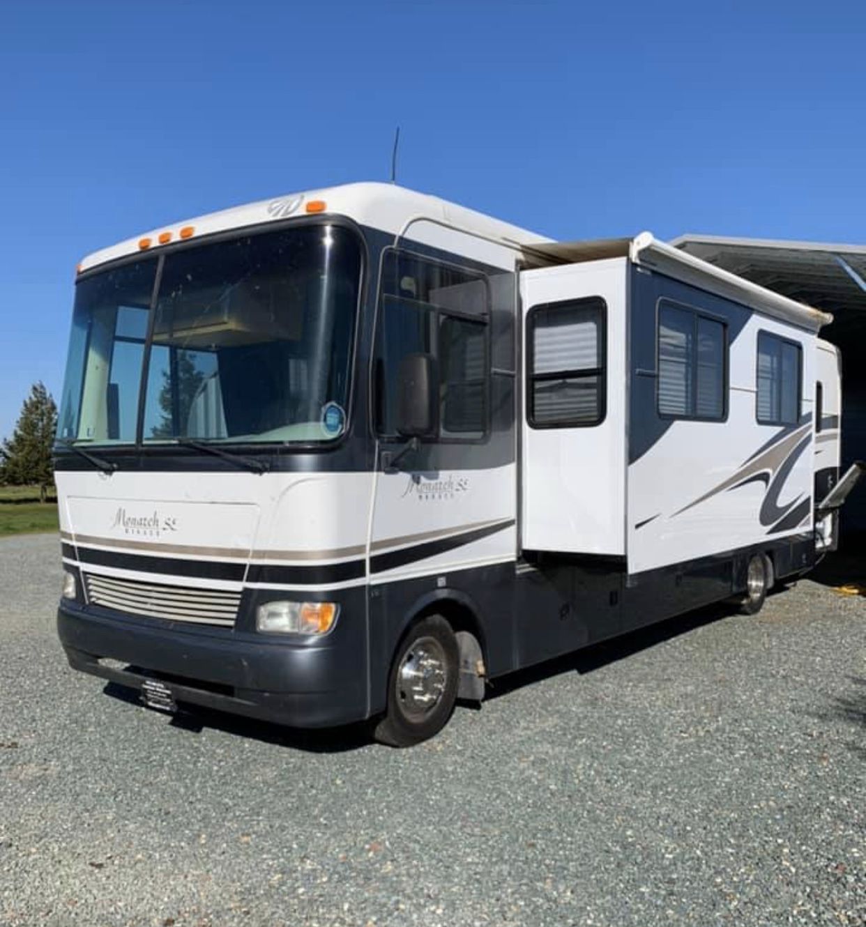 2004 36ft Monaco Monarch RV Class A Motorhome. LOW MILES!!! for Sale in ...