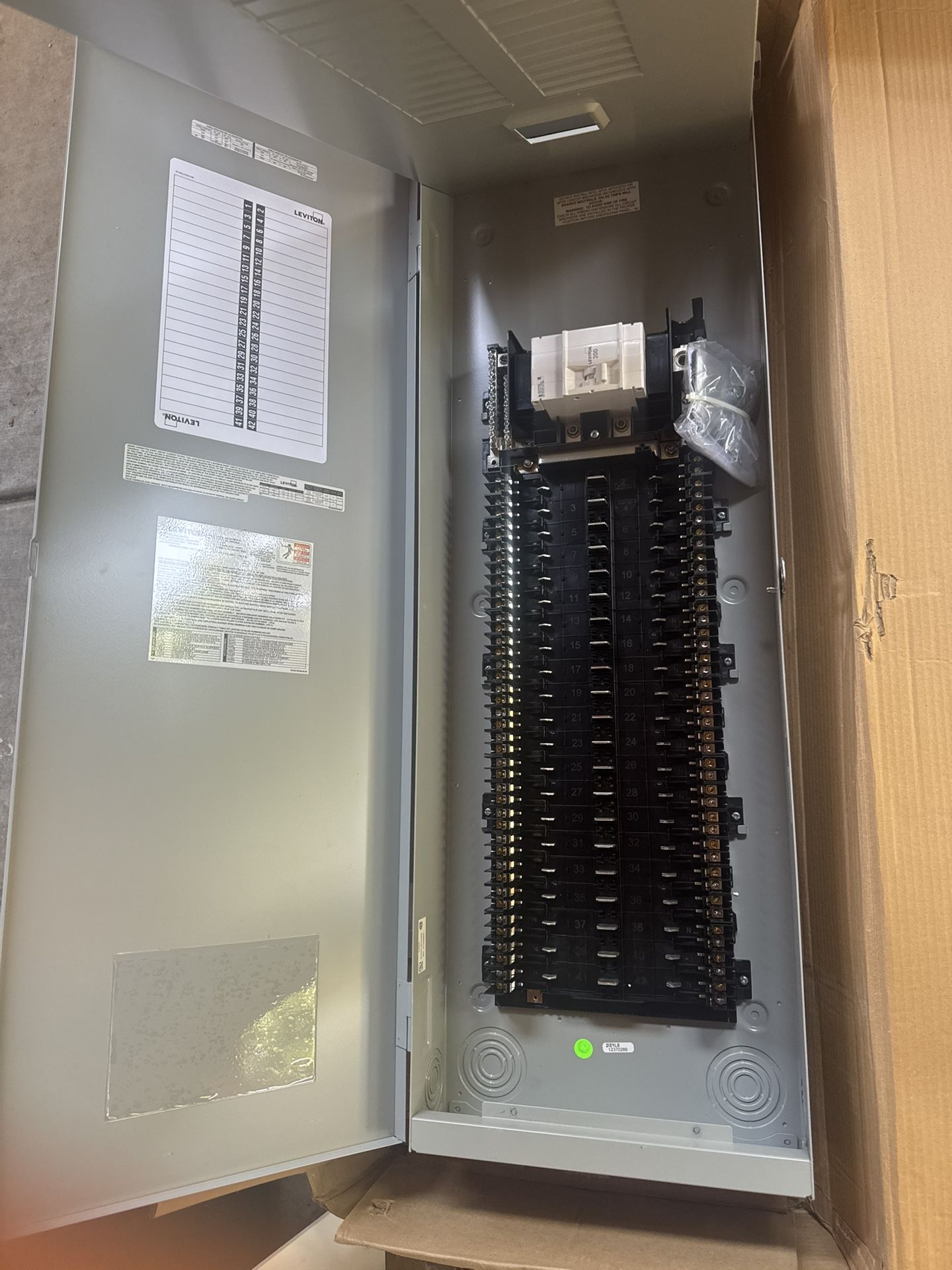 200 Amp Levinton Electrical Panel for Sale in Riverside, CA - OfferUp