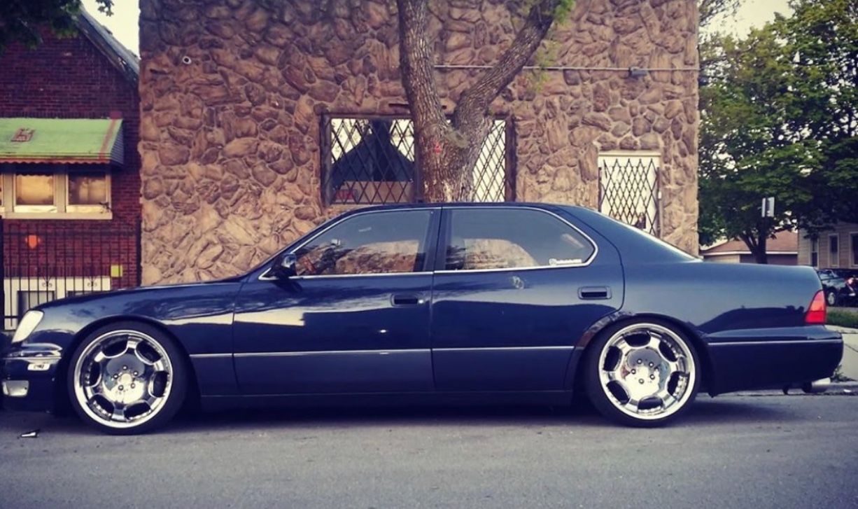 Lexus lS400 - 9,000 OBO for Sale in Chicago, IL - OfferUp