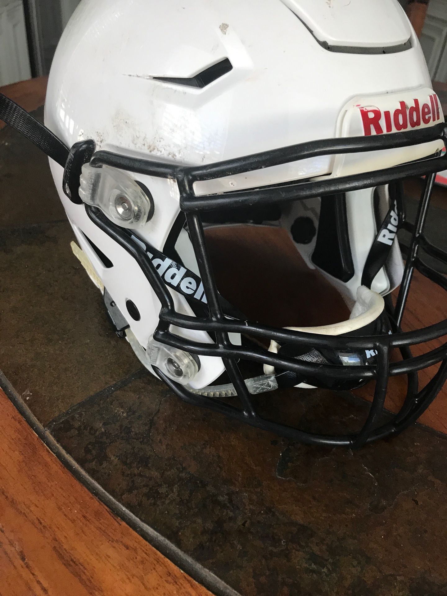 Riddell speed flex medium. for Sale in Magnolia, TX - OfferUp