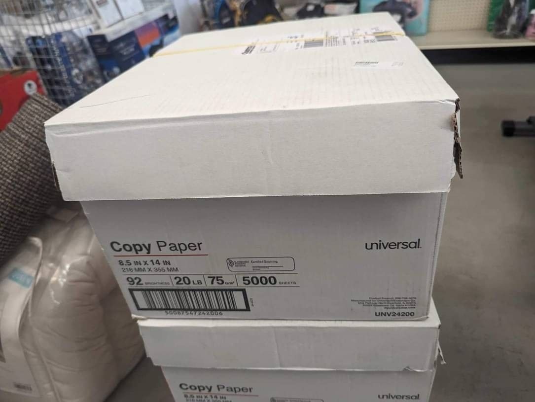 Universal Legal Copy Paper, 92 Brightness, 20 lb, 8-1/2 x 14, White ...