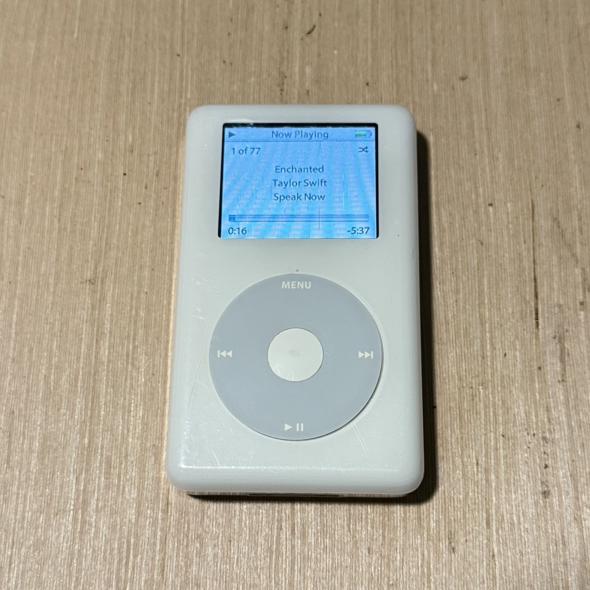 iPod Classic 4thGen White 30GB A1099 Tested Good w/Char-5558 Songs Read ...
