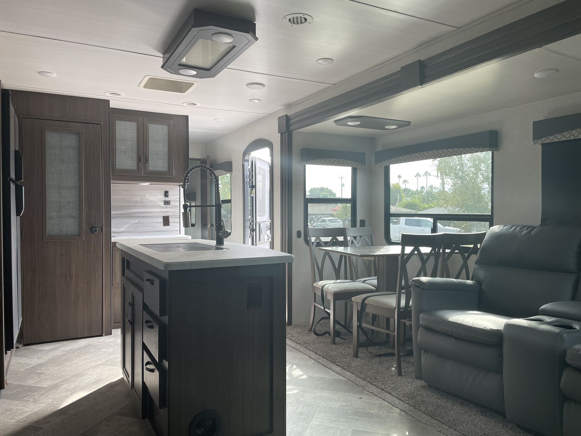 2021 Winnebago 3235RL for Sale in Phoenix, AZ - OfferUp