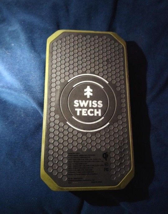 SwissTech Power Bank 20000 mAh for Sale in San Diego, CA - OfferUp