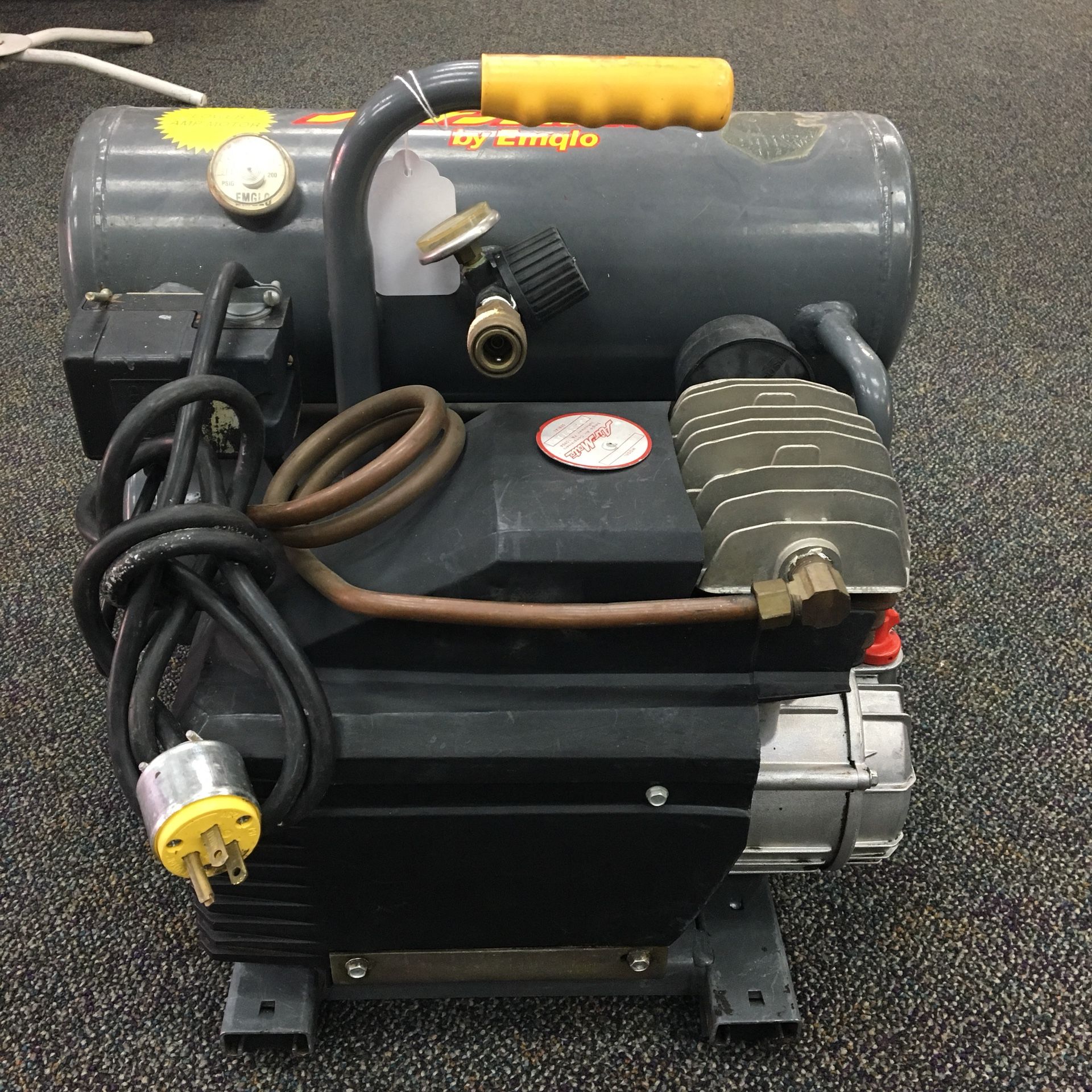 Emglo Air-Mate AM78-HC4V Twin Tank Electric 4 Gal. Air Compressor for ...