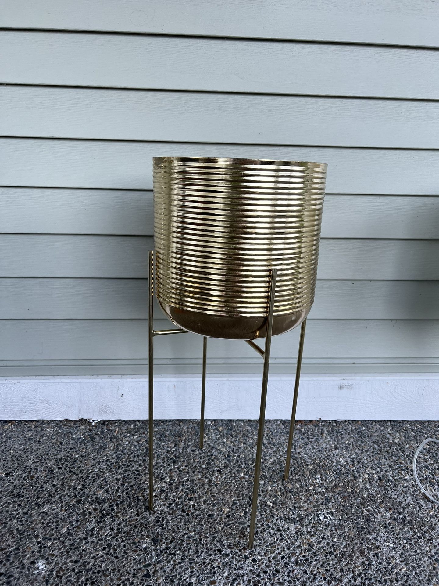 Gold Planter for Sale in Roy, WA - OfferUp