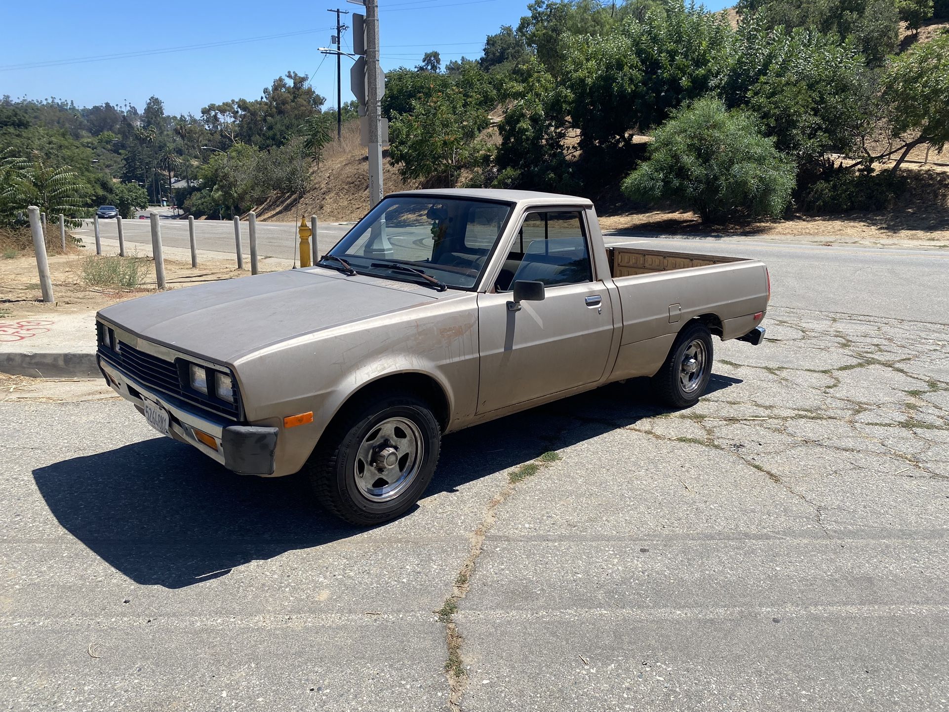 1986 Dodge D50 for Sale in Los Angeles, CA - OfferUp