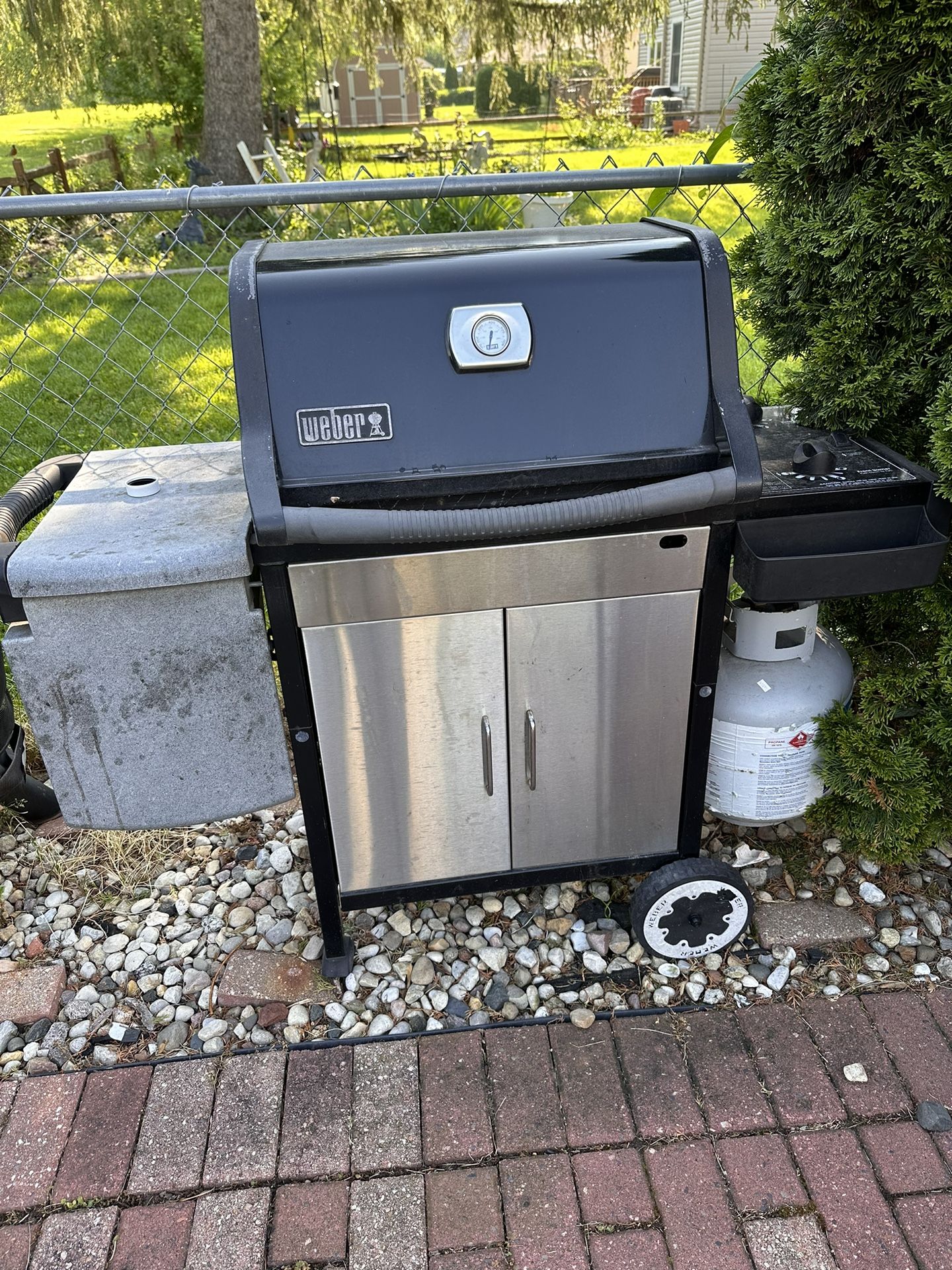 Weber BBQ Grill for Sale in Elk Grove Village, IL - OfferUp