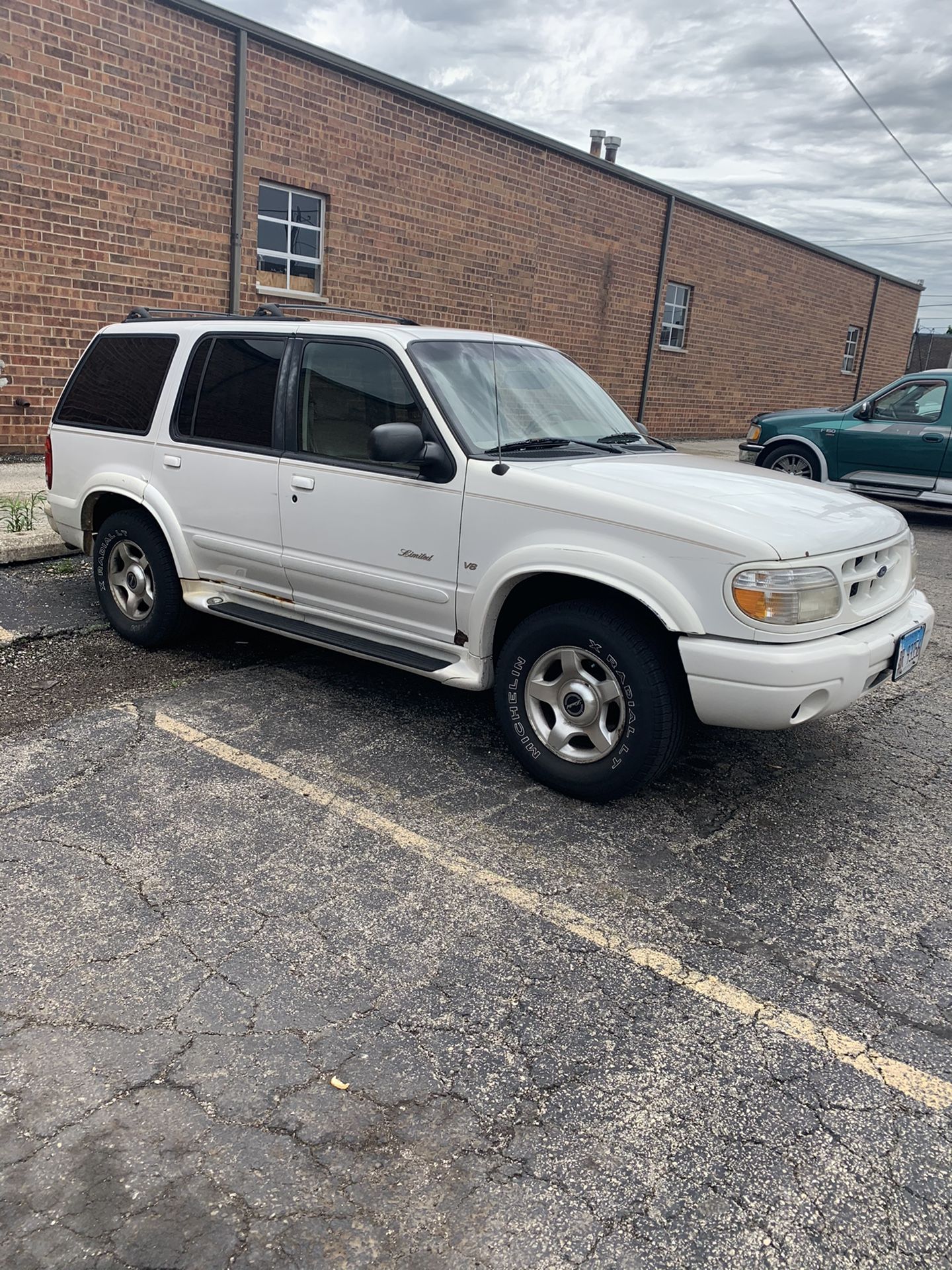 1999 Ford Explorer for Sale in Addison, IL - OfferUp