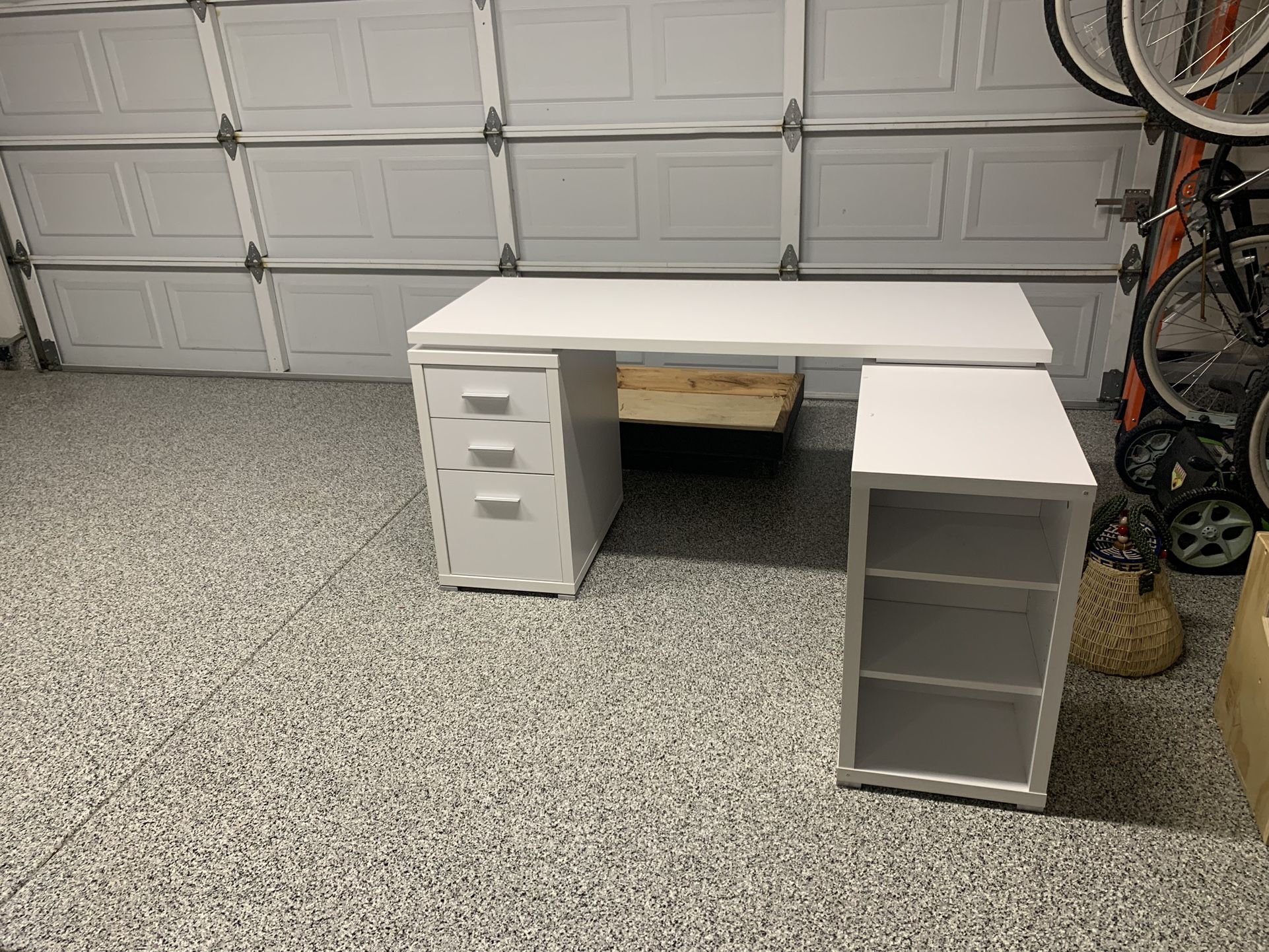 Hollow Corner Desk White