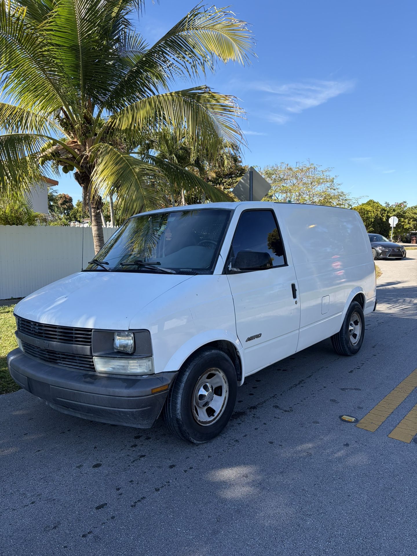 2001 Chevrolet Astro for Sale in Miami, FL - OfferUp