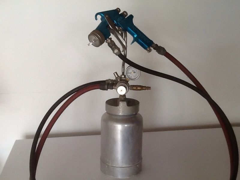 Kremlin M21 spray gun & Brinks 80 pressure pot for Sale in Crown Point ...