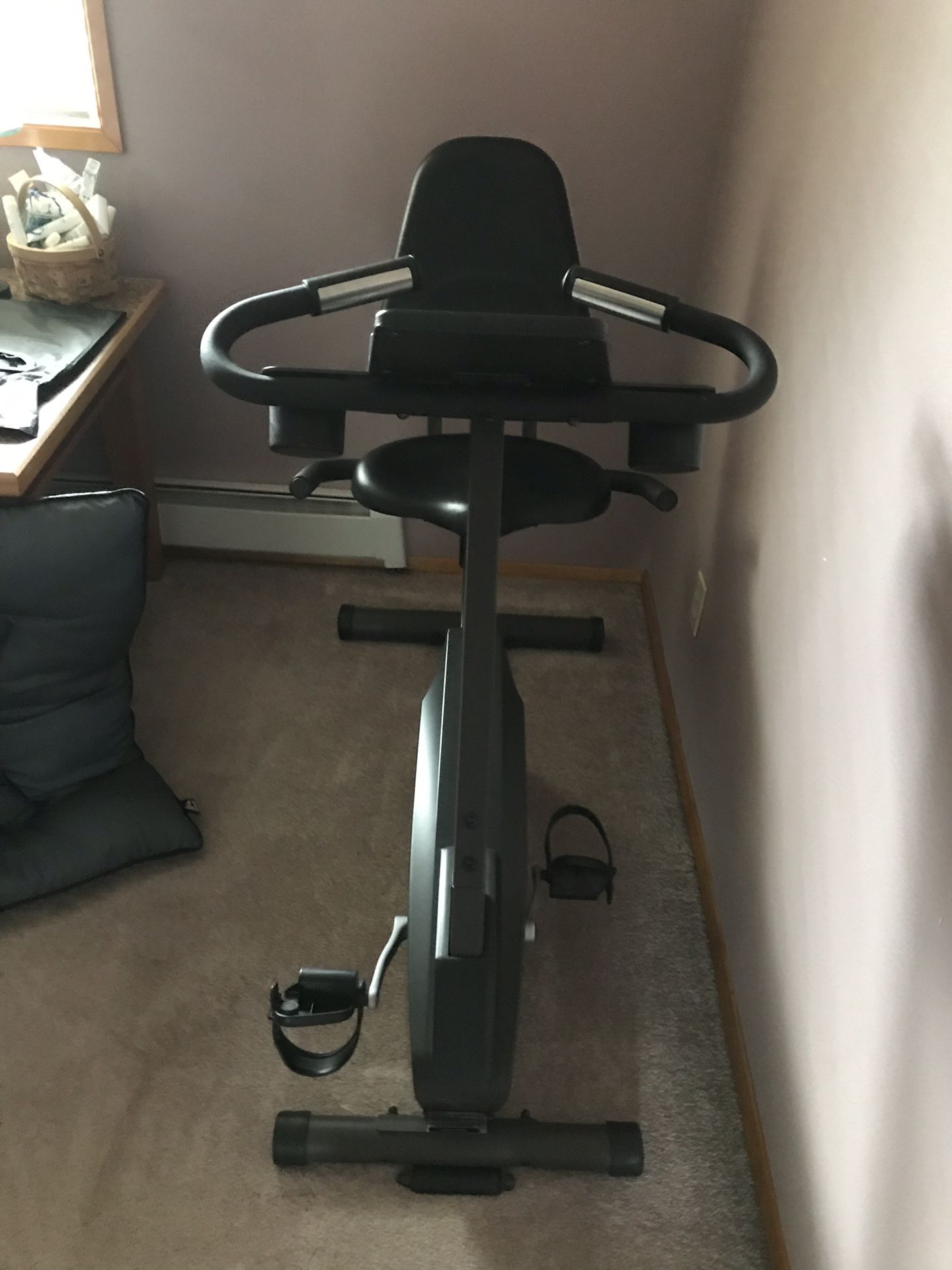 HealthRider recumbent bike for Sale in BETHEL, WA - OfferUp