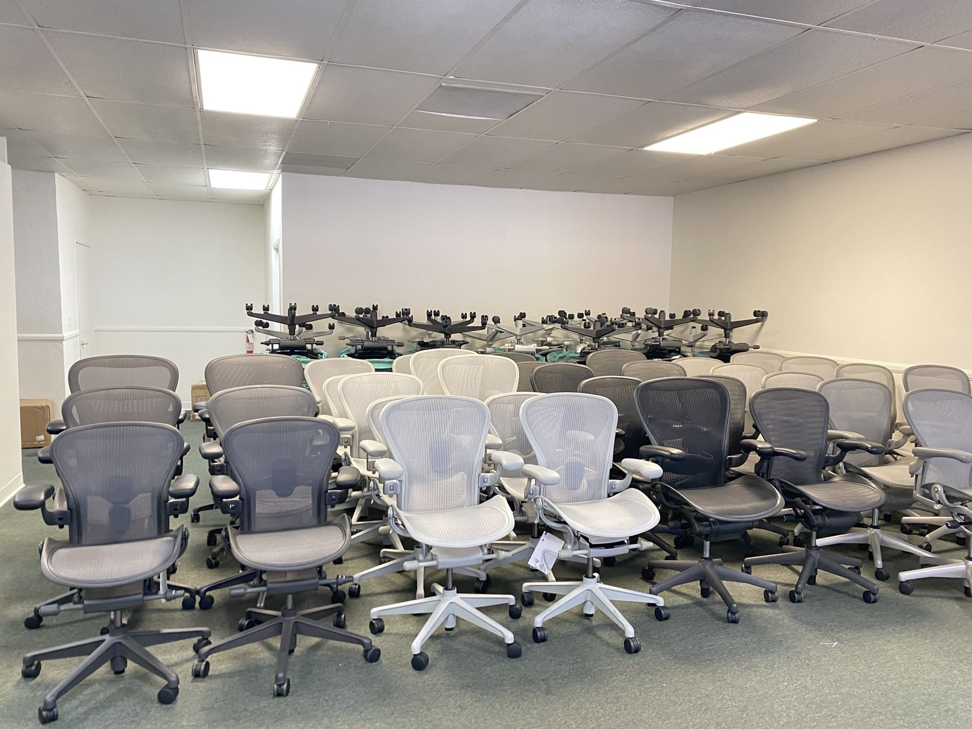 HERMAN MILLER CLASSIC AND REMASTERED AERON FULLY LOADED!!! SIZE A,B,C ...