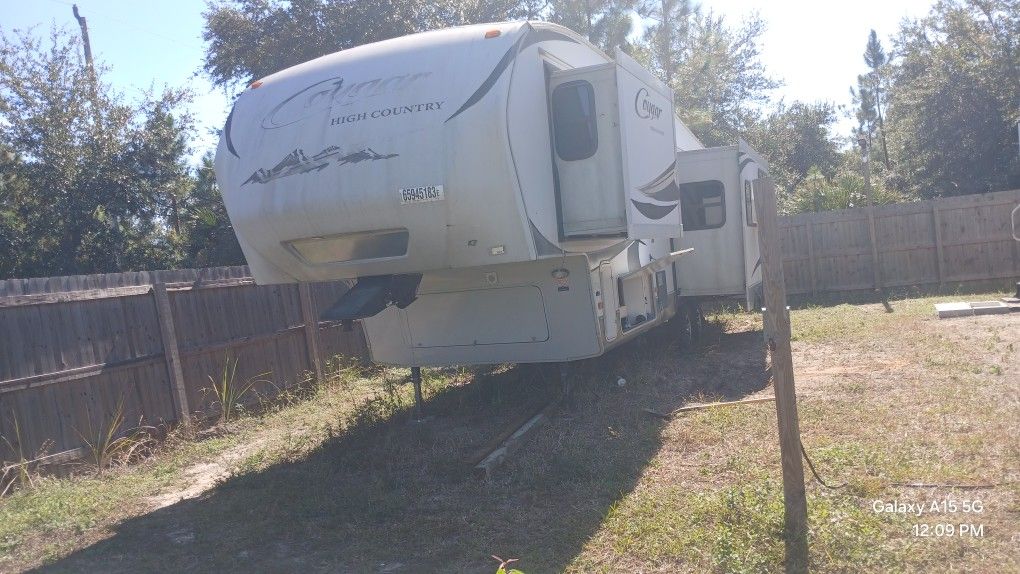 Nice 2012 RV Camper for Sale in Lehigh Acres, FL - OfferUp
