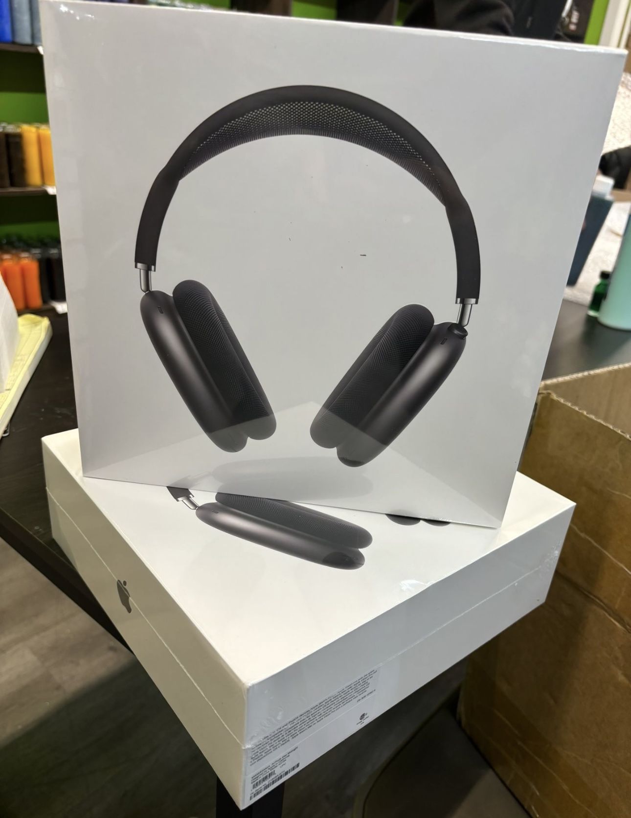 Apple airpod pro max for Sale in Elmwood Park, NJ - OfferUp