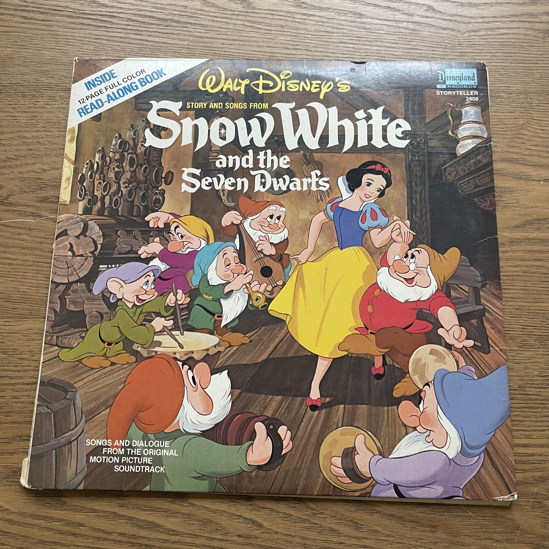 Snow White And The Seven Dwarfs Book Cover