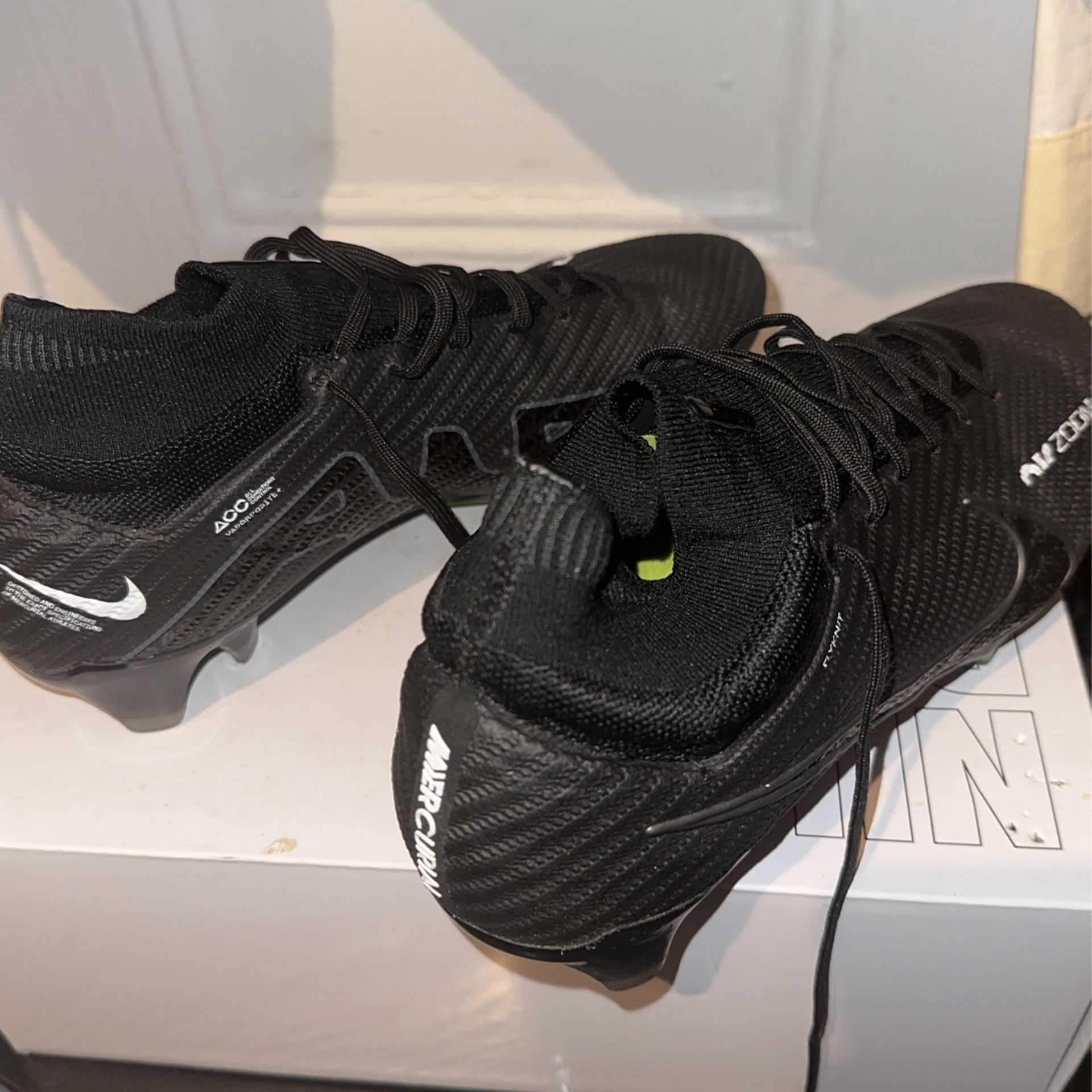 Soccer Cleats 8.5 for Sale in New York, NY - OfferUp