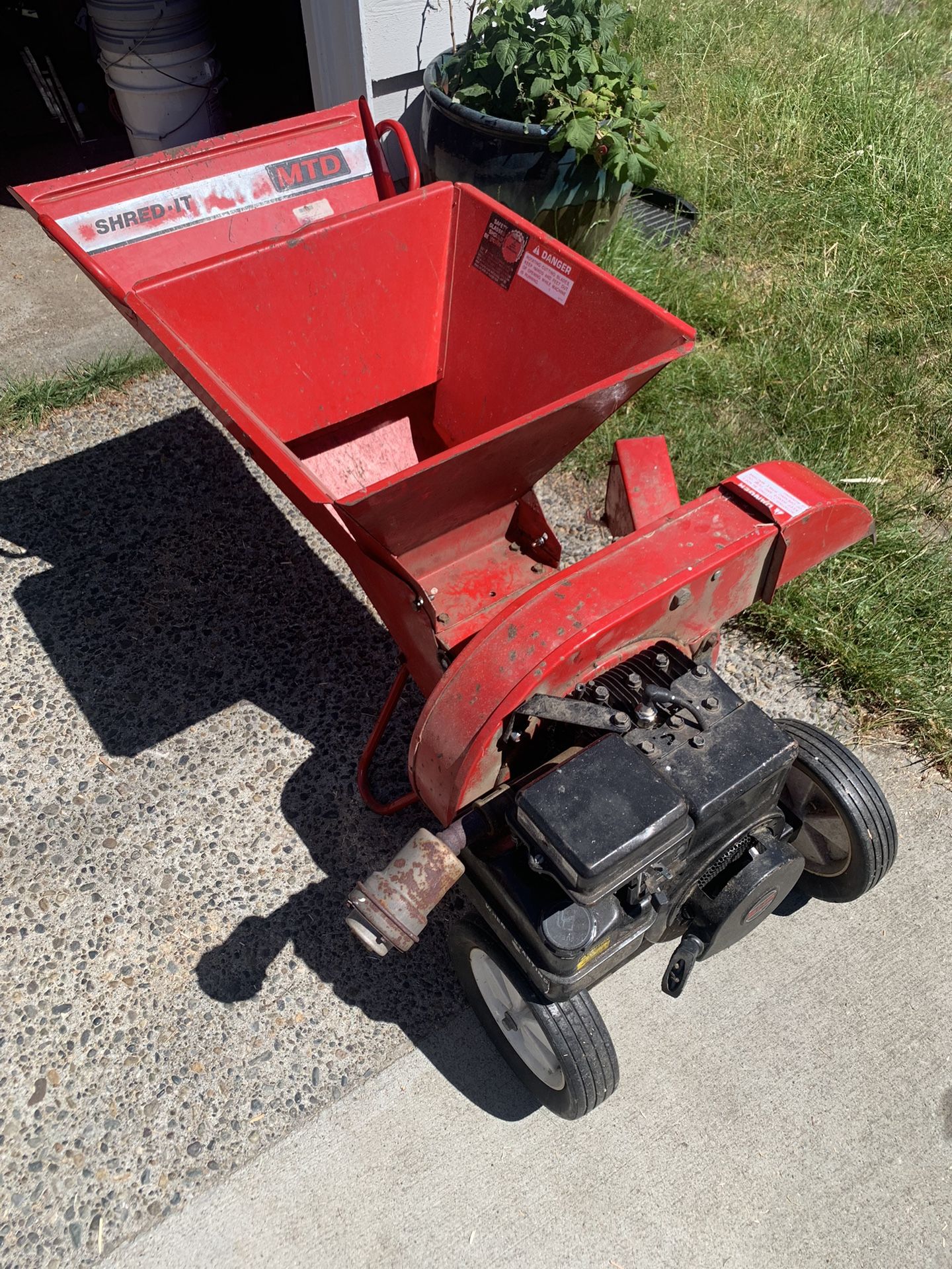 MTD Shredder/chipper for Sale in Seattle, WA - OfferUp
