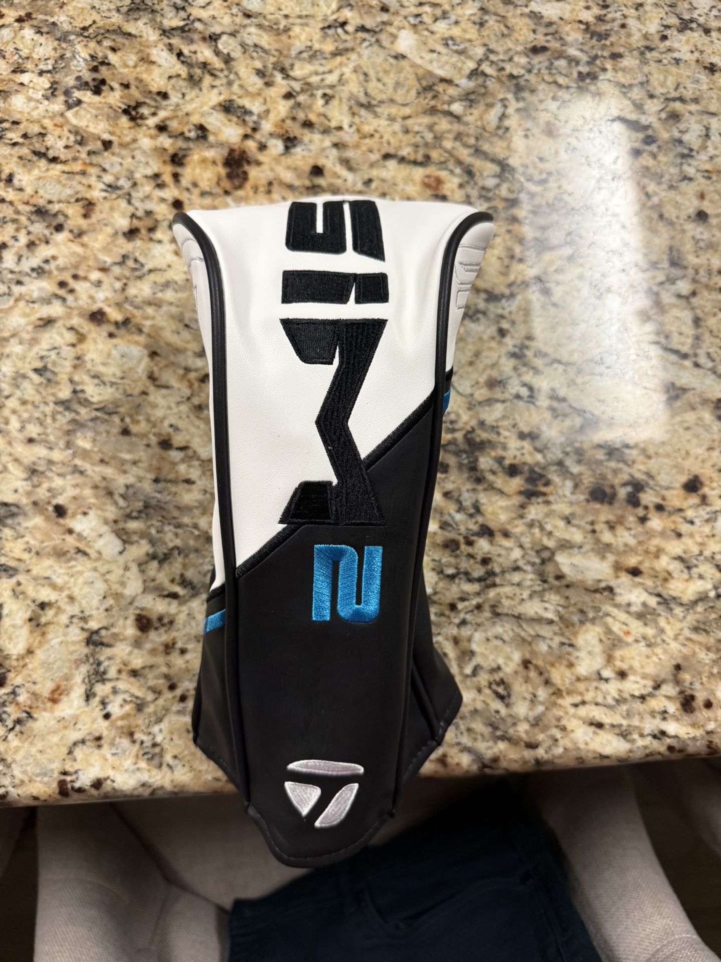 Taylormade Sim2 Max Headcover for Sale in Bakersfield, CA - OfferUp