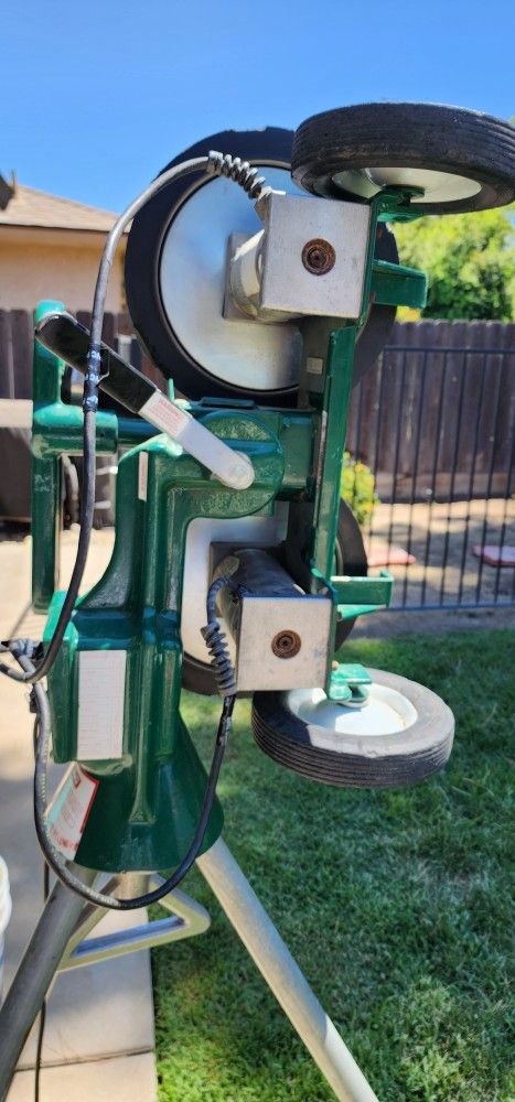 ATEC Pitching Machine for Sale in Fresno, CA - OfferUp