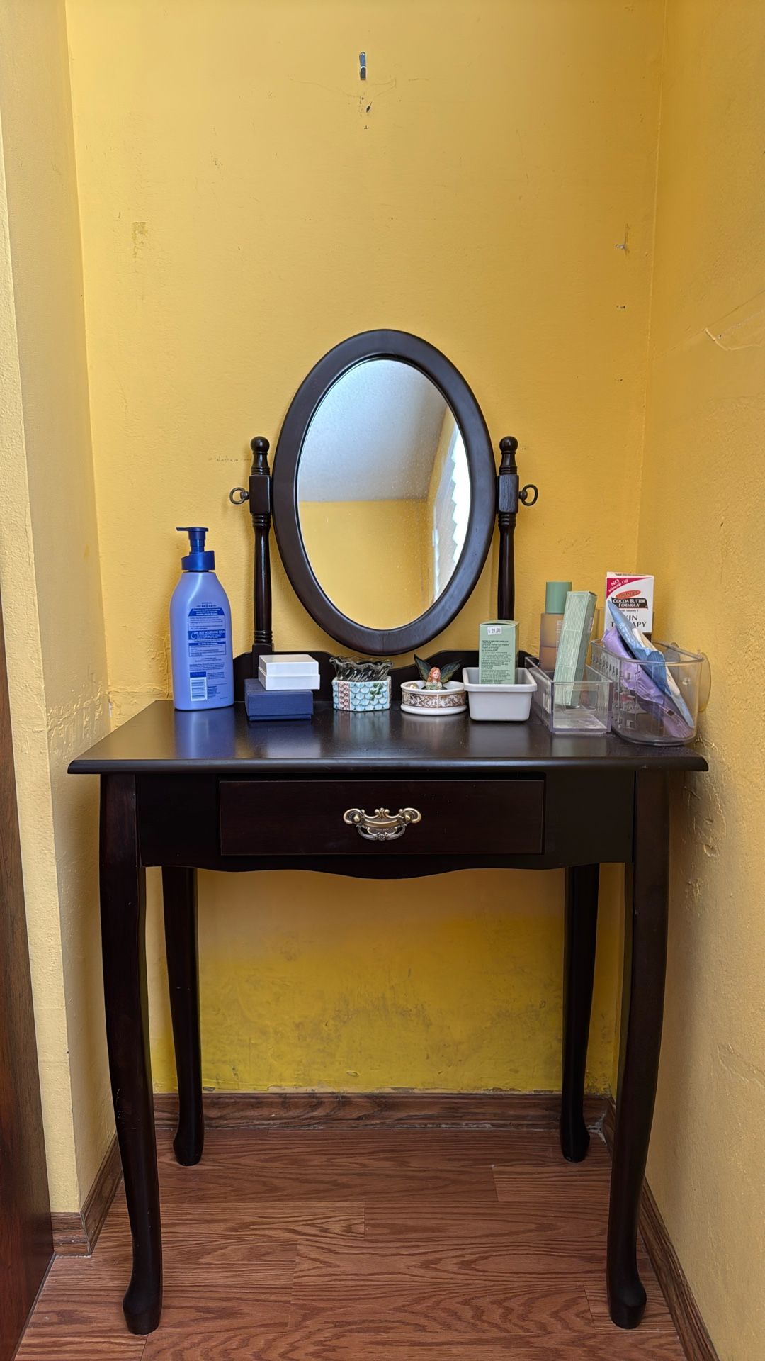 Dark Brown Makeup Table Desk for Sale in San Diego, CA - OfferUp