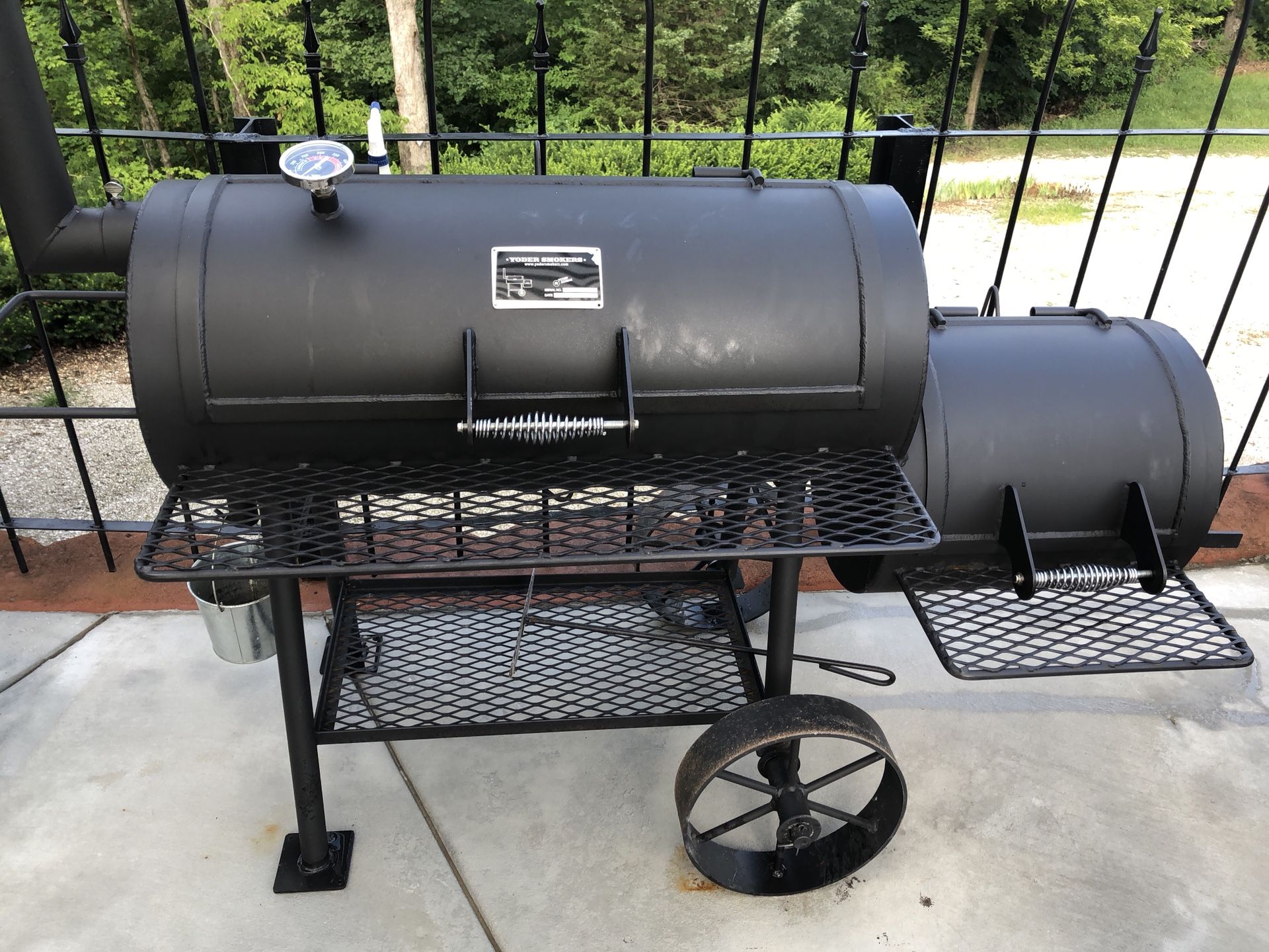Yoder Cheyenne Competition Smoker Like New for Sale in Barnhart, MO ...