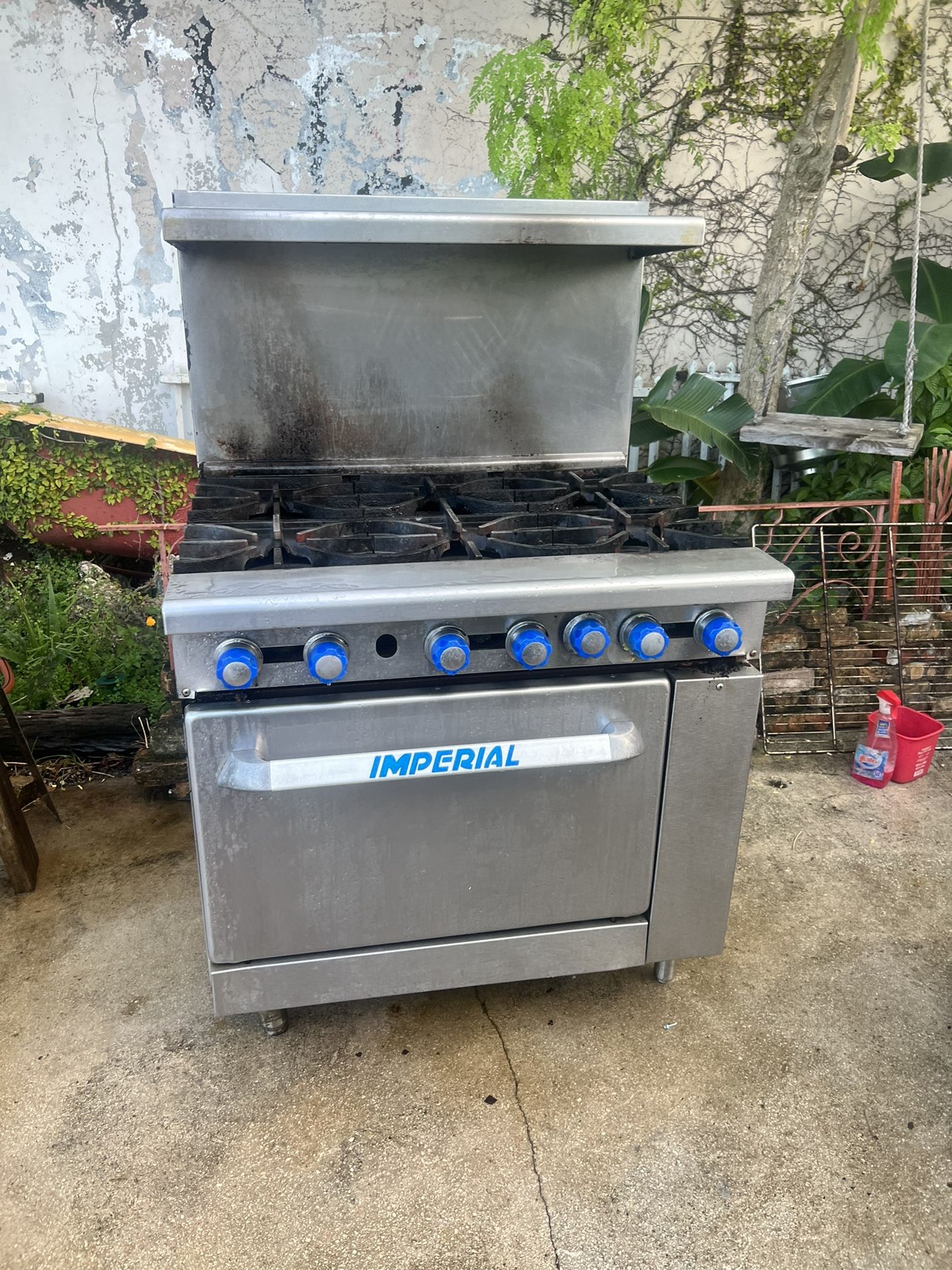 Six (6) Burner Stove And Oven Gas for Sale in Miami, FL - OfferUp