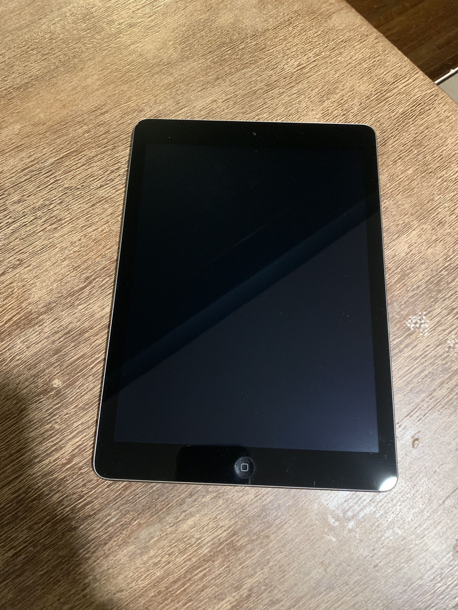 IPAD AIR (2013) 32GB - WiFi for Sale in Charlotte, NC - OfferUp