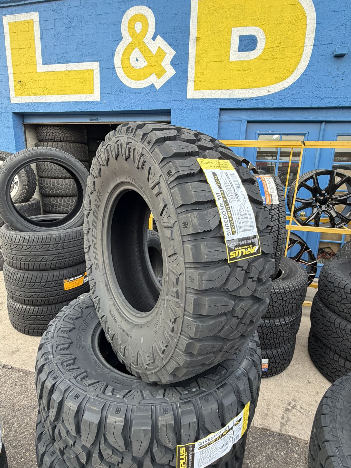 35 1250 17 Aplus Mud Tires for Sale in Mesa, AZ - OfferUp