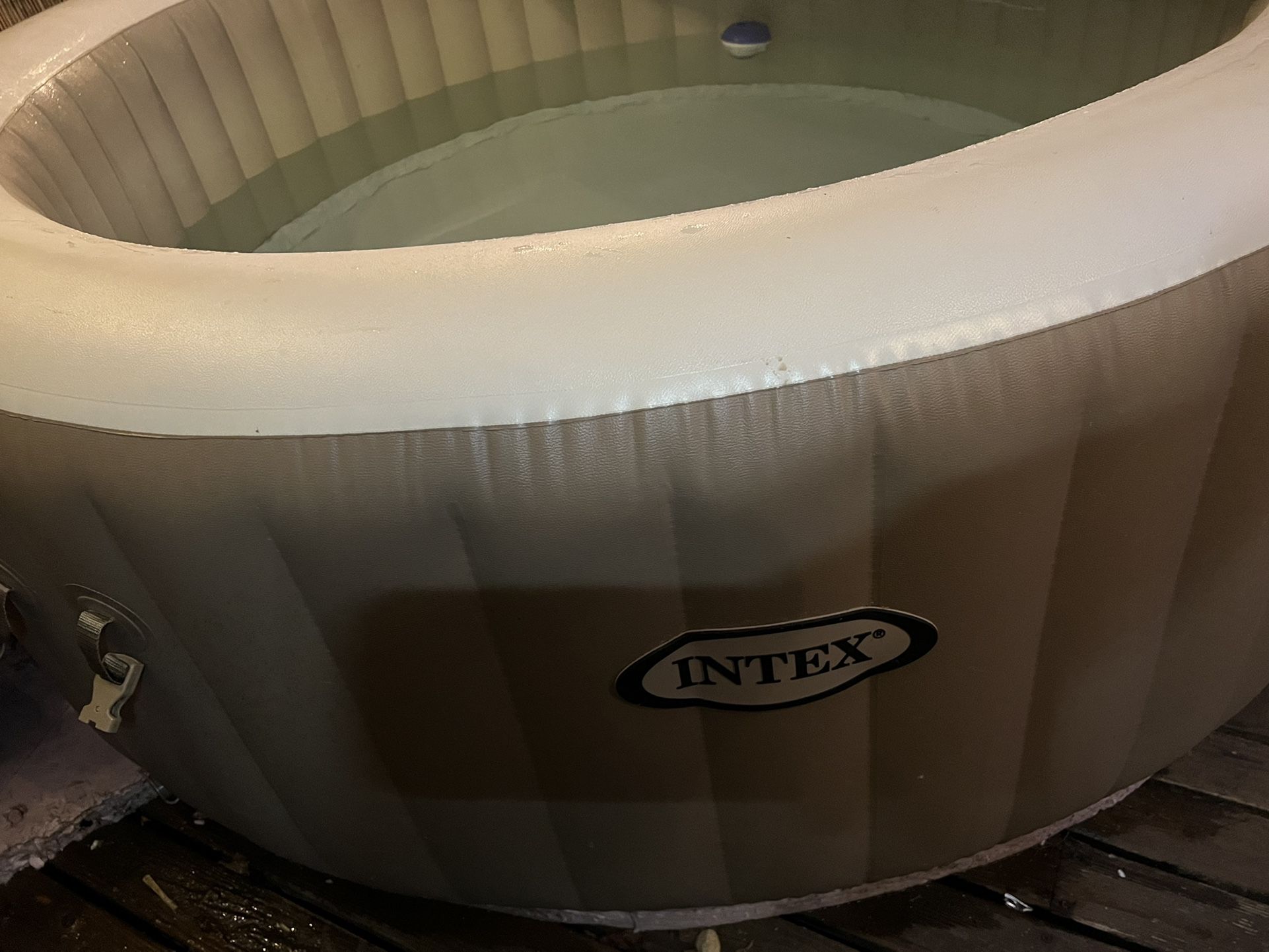 Intex Inflatable Hot Tub For Parts for Sale in Lynnwood, WA - OfferUp