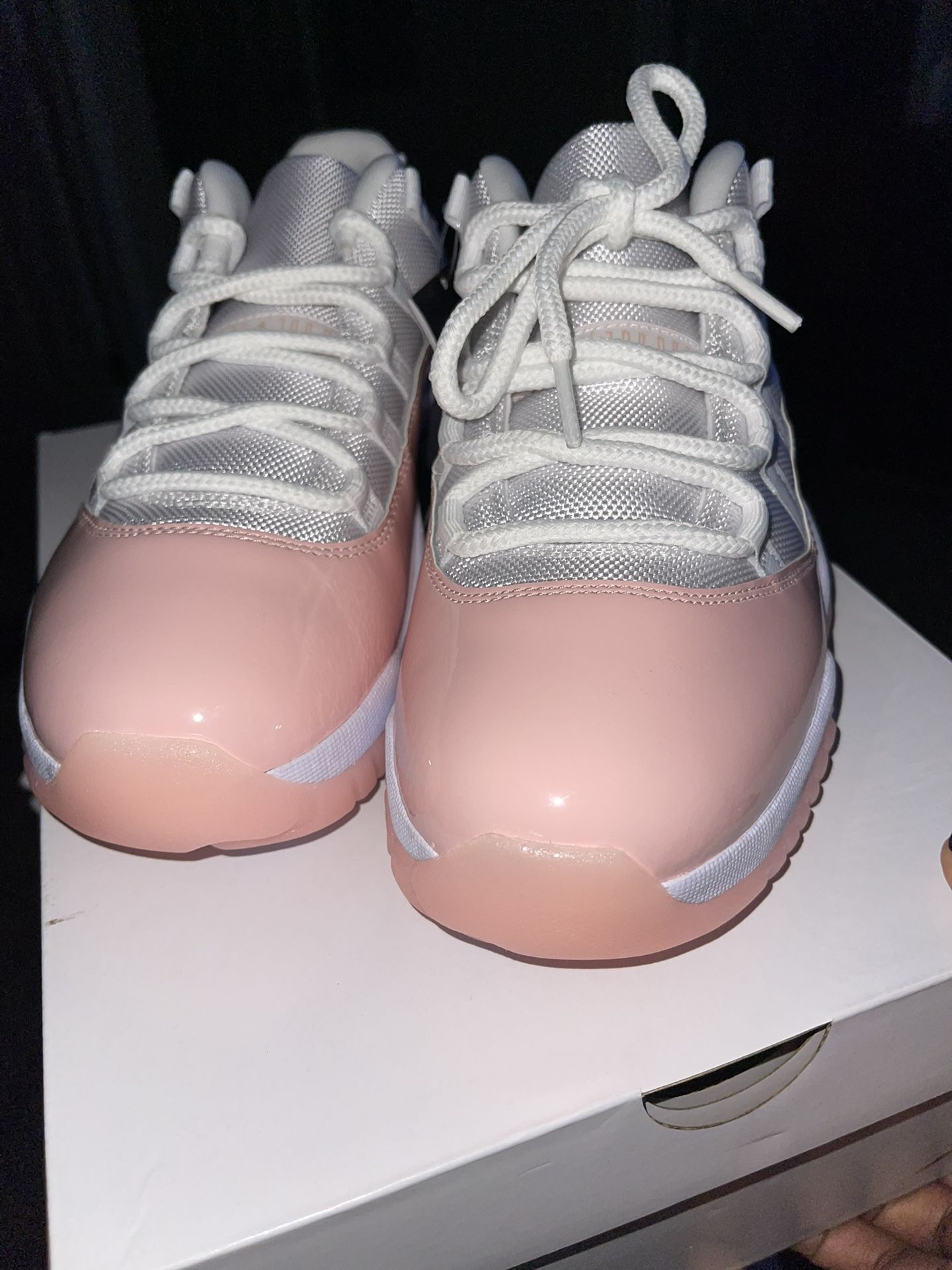 10/W Retro 11s Pink/White *NEW* for Sale in Bolingbrook, IL - OfferUp